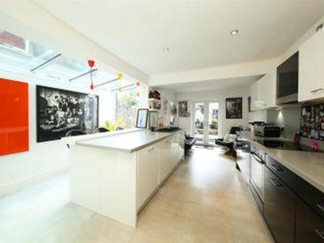 3 Bedrooms Terraced house for sale in Alexandra Road, Canton, Cardiff CF5
