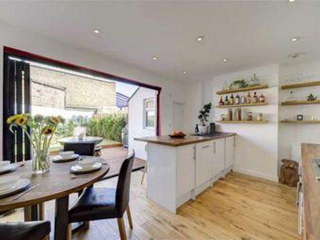 3 Bedrooms Terraced house for sale in Armoury Way, Wandsworth, London SW18
