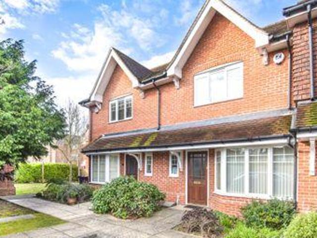 3 Bedrooms Terraced house for sale in Ashdene Gardens, Reading RG30