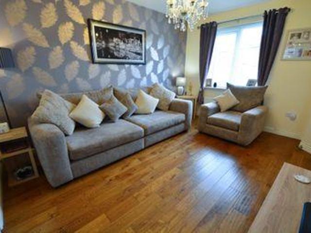 3 Bedrooms Terraced house for sale in Barmore Crescent, Bishopton PA7