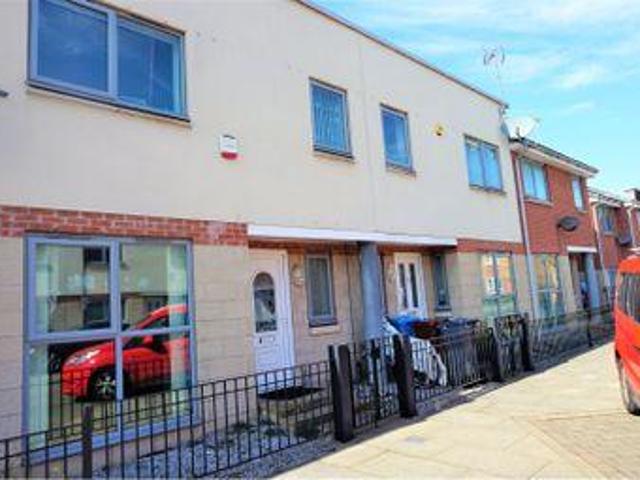 3 Bedrooms Terraced house for sale in Barleywood Drive, Manchester M11