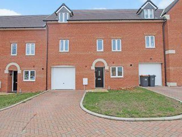 3 Bedrooms Terraced house for sale in Beauvais Avenue, Shortstown, Bedford MK42