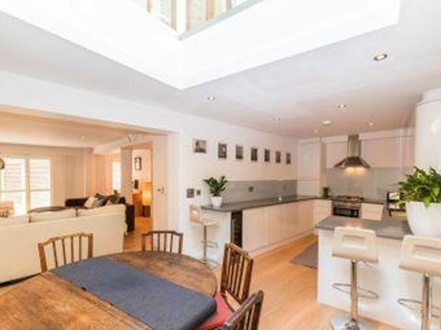 3 Bedrooms Terraced house for sale in Bromells Road, Clapham SW4