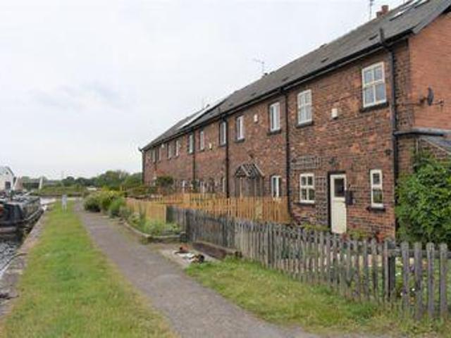 3 Bedrooms Terraced house for sale in Calder Row, Stanley, Wakefield, West Yorkshire WF3
