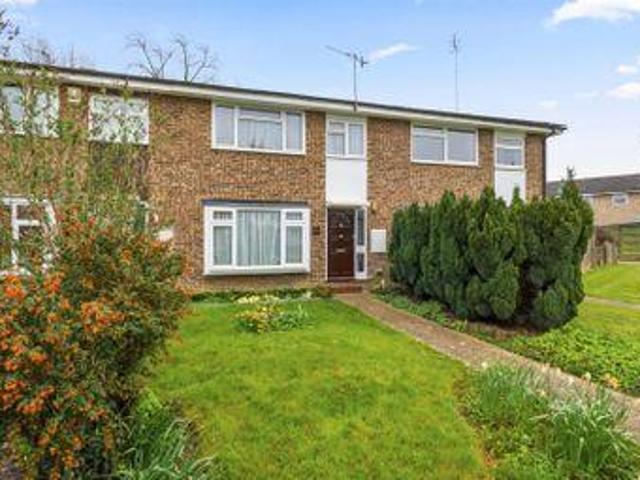 3 Bedrooms Terraced house for sale in Carlton Court, Sarel Way, Horley RH6