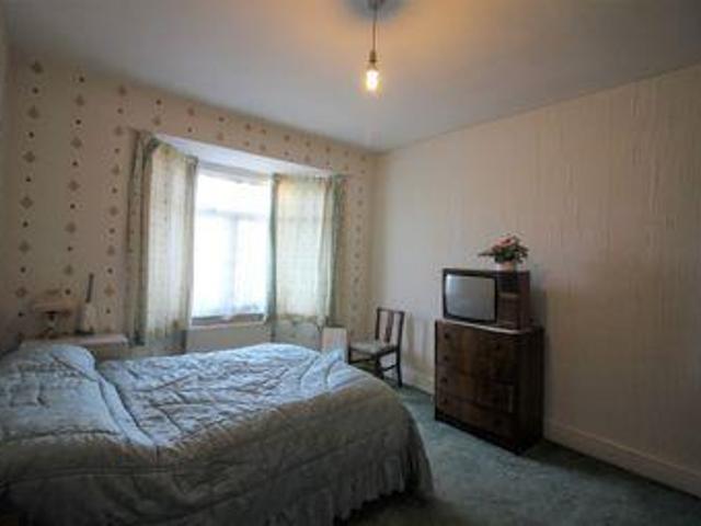 3 Bedrooms Terraced house for sale in Central Park Road, London E6