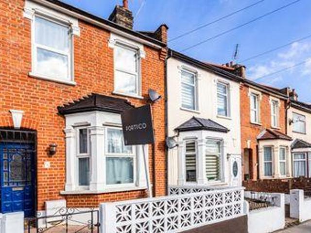3 Bedrooms Terraced house for sale in Central Park Road, London E6