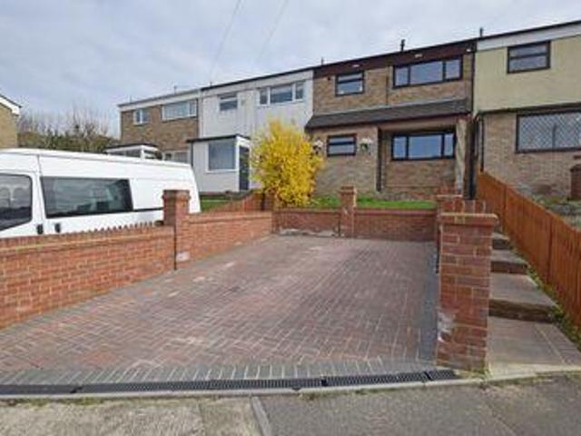 3 Bedrooms Terraced house for sale in Churchill Avenue, Chatham ME5