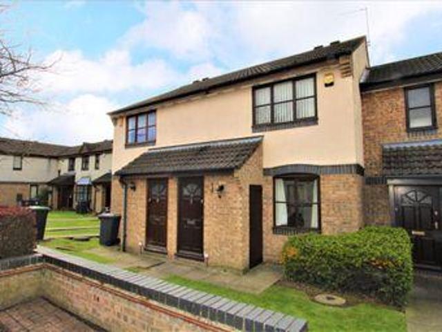 3 Bedrooms Terraced house for sale in Clarkson Drive, Beeston, Nottingham NG9