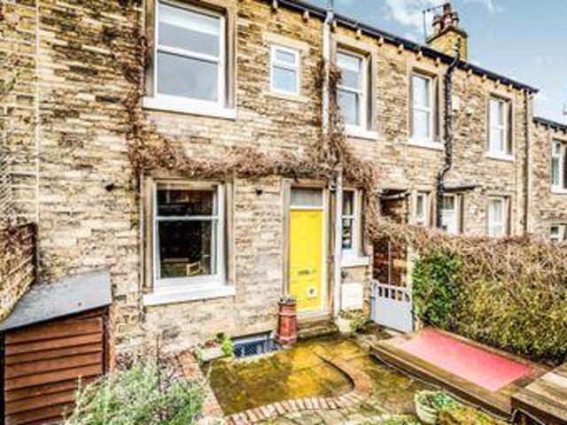 3 Bedrooms Terraced house for sale in Clement Street, Birkby, Huddersfield HD1