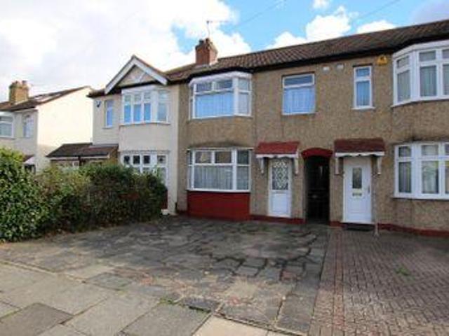3 Bedrooms Terraced house for sale in Connaught Avenue, Enfield EN1