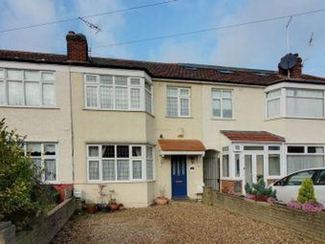 3 Bedrooms Terraced house for sale in Connaught Avenue, Enfield EN1