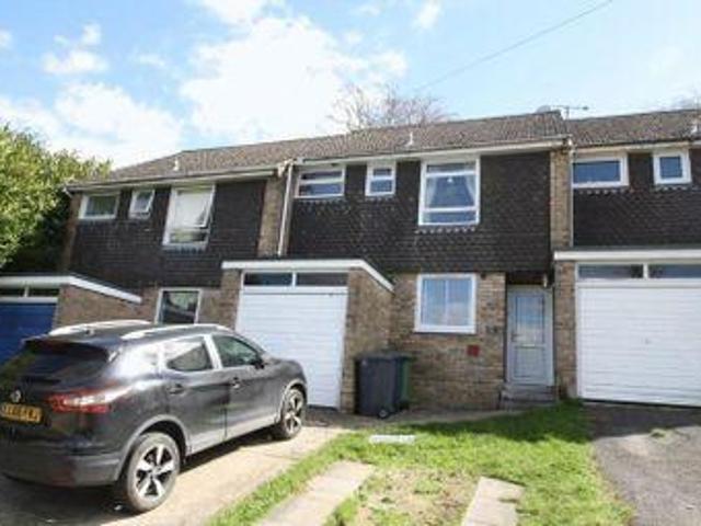 3 Bedrooms Terraced house for sale in Conifer Rise, High Wycombe HP12