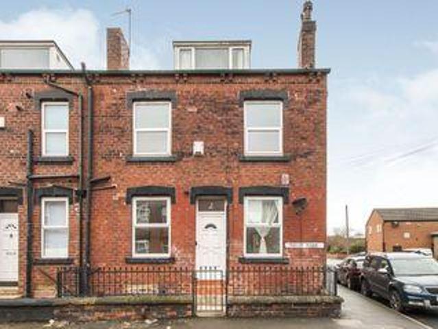 3 Bedrooms Terraced house for sale in Crosby Road, Leeds LS11