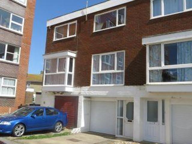 3 Bedrooms Terraced house for sale in Dane Close, Seaford BN25