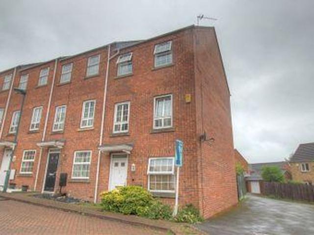 3 Bedrooms Terraced house for sale in Davies Way, Nottingham NG5