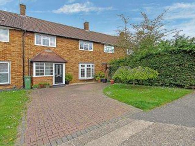 3 Bedrooms Terraced house for sale in Dencourt Crescent, Basildon SS14