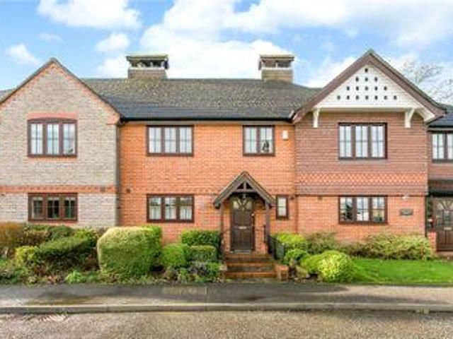 3 Bedrooms Terraced house for sale in Dove Court, Beaconsfield, Buckinghamshire HP9