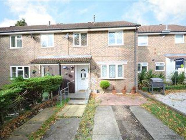 3 Bedrooms Terraced house for sale in Evenlode Way, Sandhurst, Berkshire GU47
