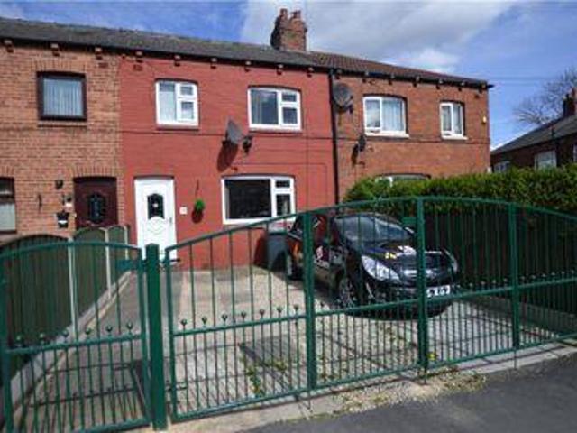 3 Bedrooms Terraced house for sale in East Park View, Leeds, West Yorkshire LS9