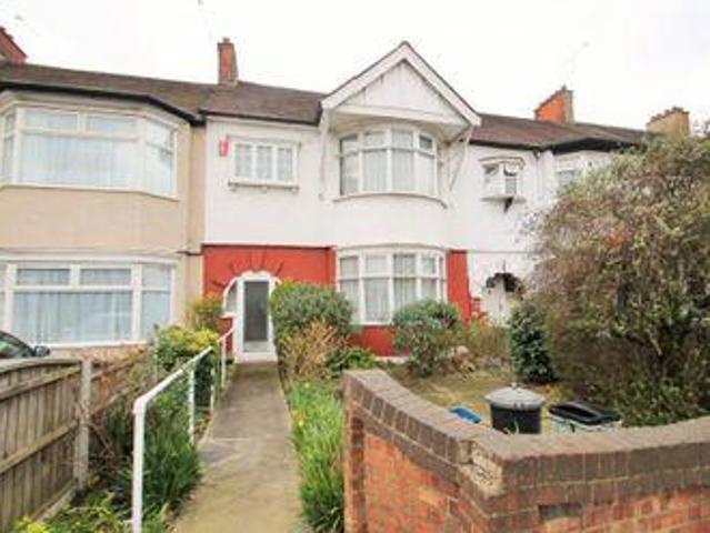 3 Bedrooms Terraced house for sale in Eastern Avenue, Ilford IG2