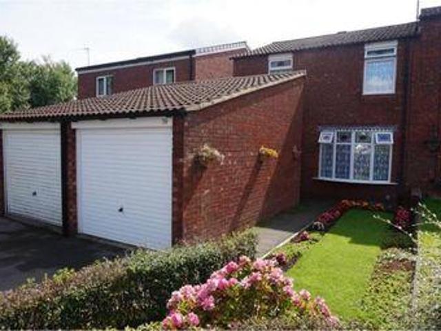 3 Bedrooms Terraced house for sale in Fabian Close, Rednal, Birmingham B45