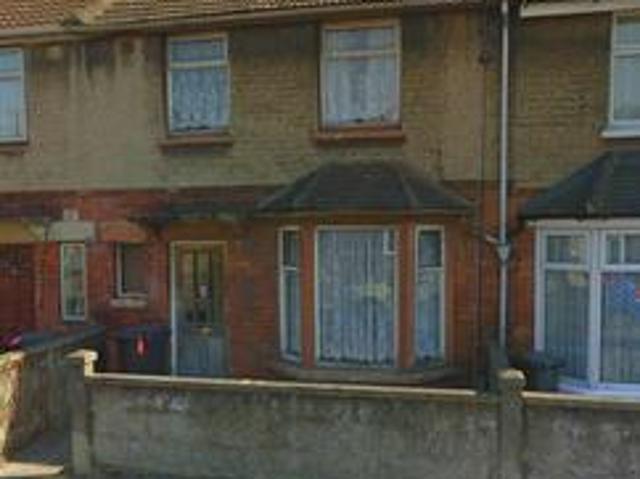 3 Bedrooms Terraced house for sale in Ferndale Road, Swindon SN2