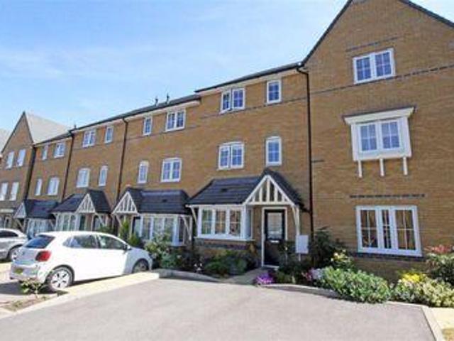 3 Bedrooms Terraced house for sale in Gallows Way, Hertford SG13