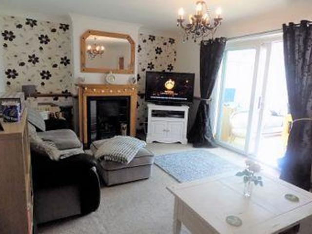 3 Bedrooms Terraced house for sale in Glan Yr Afon, Treorchy, Rhondda, Cynon, Taff. CF42