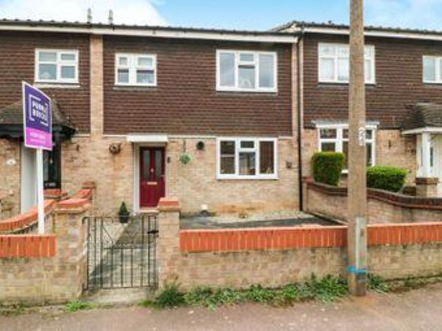 3 Bedrooms Terraced house for sale in Grosvenor Drive, Hornchurch RM11