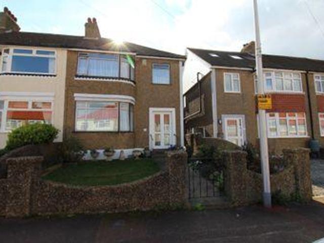 3 Bedrooms Terraced house for sale in Hunters Way West, Chatham ME5
