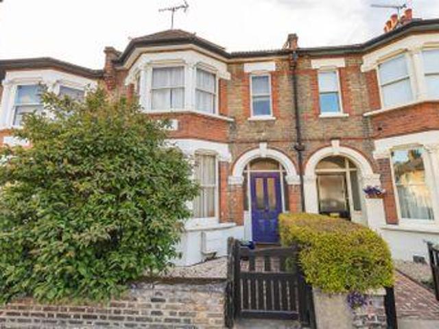3 Bedrooms Terraced house for sale in Halstead Road, London E11