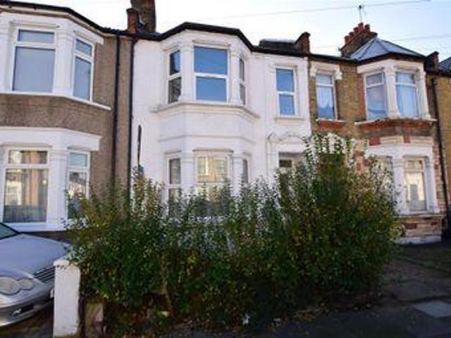 3 Bedrooms Terraced house for sale in Hampton Road, Ilford, Essex IG1