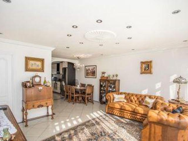 3 Bedrooms Terraced house for sale in Hampden, Broadhead Strand, Colindale, London NW9