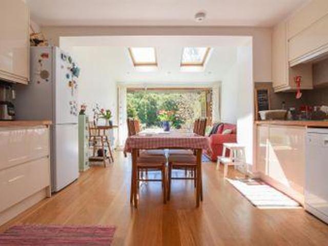 3 Bedrooms Terraced house for sale in Harold Road, Hastings TN35
