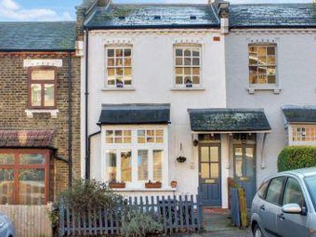 3 Bedrooms Terraced house for sale in Harrington Hill, London E5