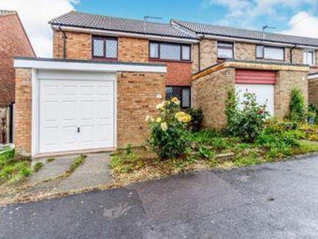 3 Bedrooms Terraced house for sale in Heron Way, Lower Stoke, Rochester, Kent ME3