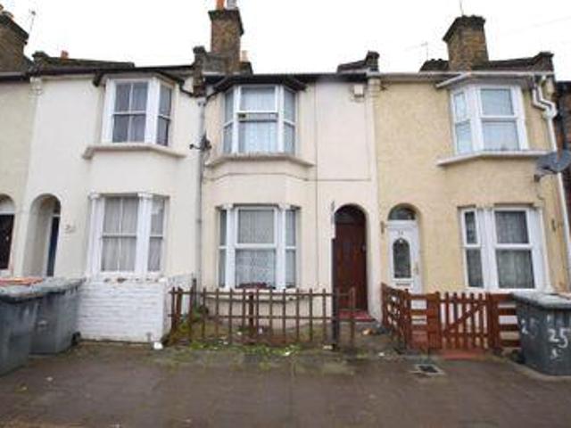 3 Bedrooms Terraced house for sale in Herbert Street, London E13