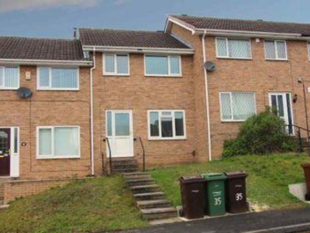 3 Bedrooms Terraced house for sale in Hillside Close, Wakefield WF2