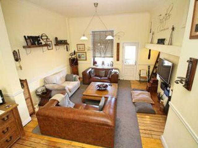 3 Bedrooms Terraced house for sale in Holcombe Road, Helmshore, Rossendale BB4