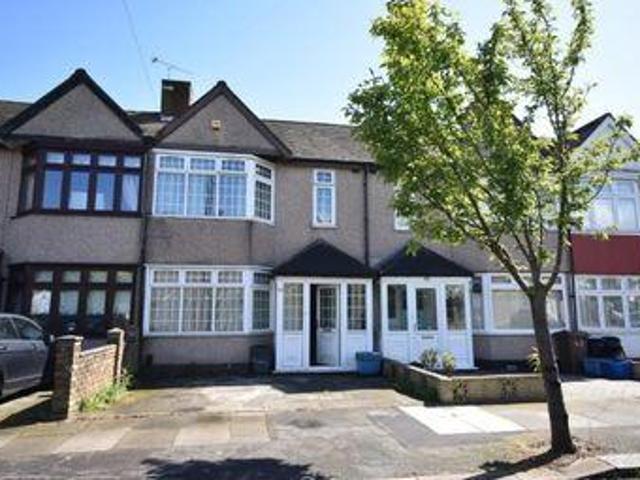 3 Bedrooms Terraced house for sale in Ilford, Essex, United Kingdom IG6