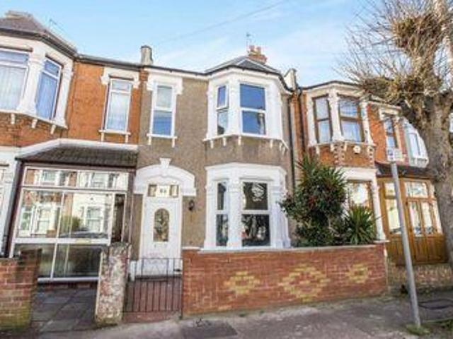 3 Bedrooms Terraced house for sale in Kensington Avenue, London E12
