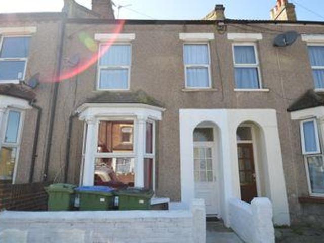 3 Bedrooms Terraced house for sale in Kentmere Road, London SE18