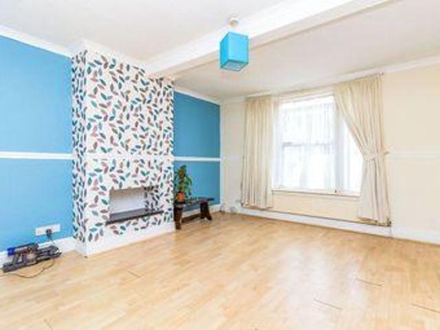 3 Bedrooms Terraced house for sale in Knight Avenue, Gillingham ME7