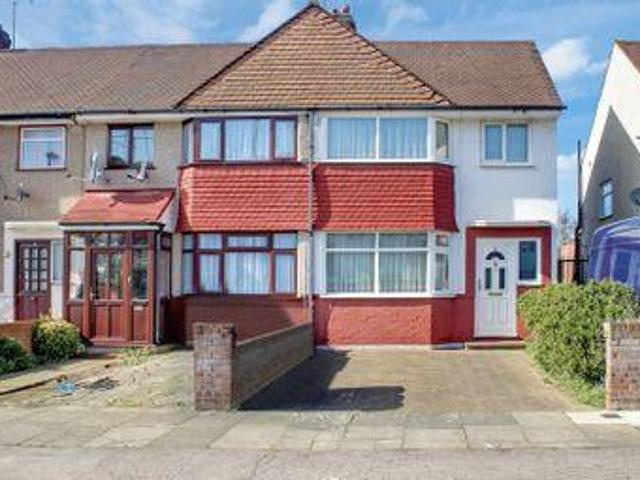 3 Bedrooms Terraced house for sale in Lytton Avenue, Enfield EN3