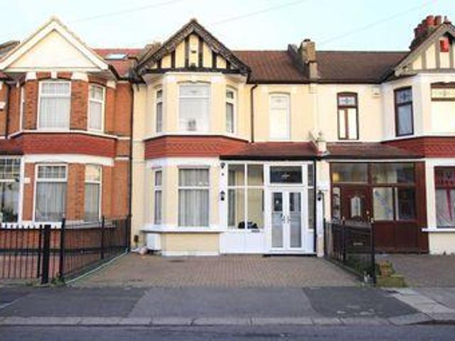 3 Bedrooms Terraced house for sale in Leamington Gardens, Seven Kings, Essex IG3