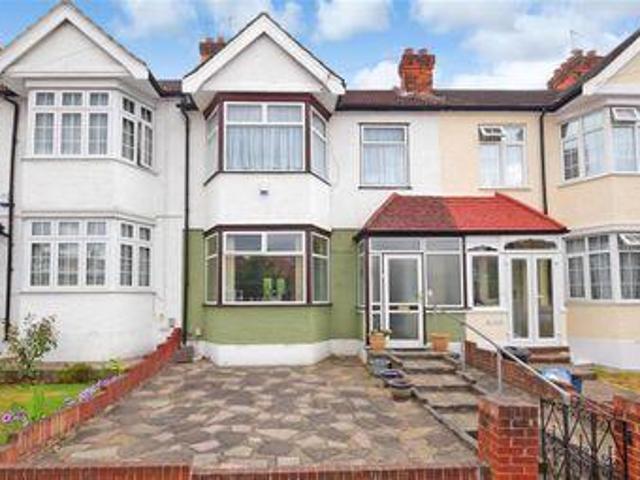 3 Bedrooms Terraced house for sale in Lennox Gardens, Ilford, Essex IG1