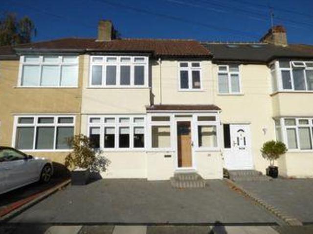 3 Bedrooms Terraced house for sale in Link Way, Hornchurch RM11