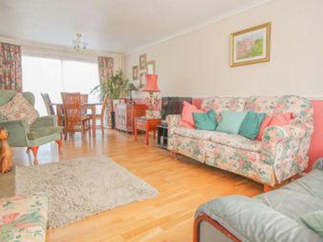 3 Bedrooms Terraced house for sale in Lovell Road, Bedford MK42