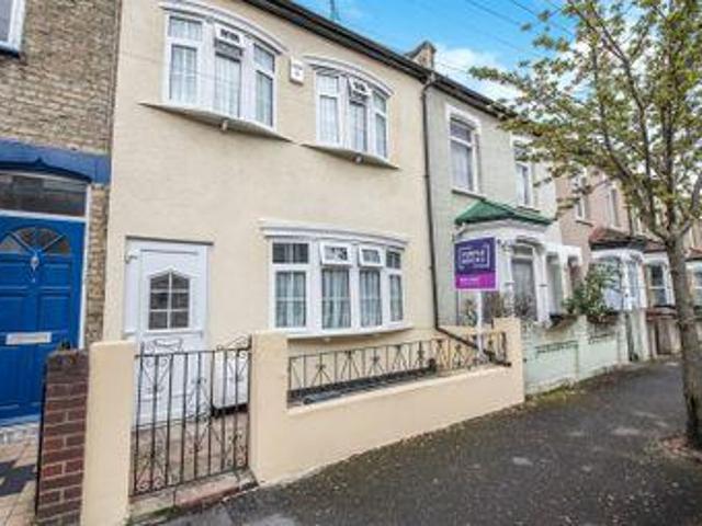 3 Bedrooms Terraced house for sale in Pearcroft Road, London E11